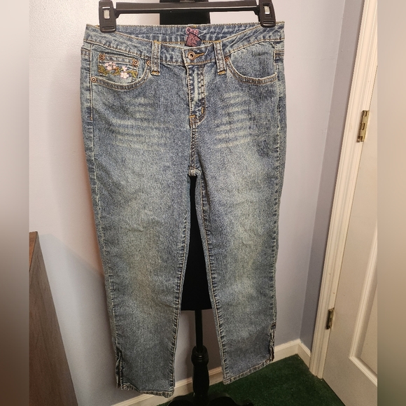 One Tuff Babe | Bottoms | Y2k One Tuff Babe Size 6 Kids Has Embroidery ...